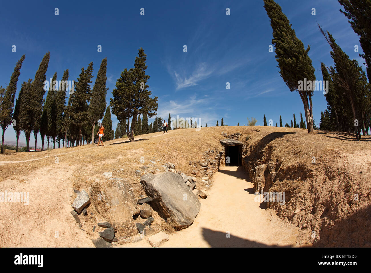 Conjunto megalítico Dolmen El Romeral Antequera Málaga Andalucía España ...