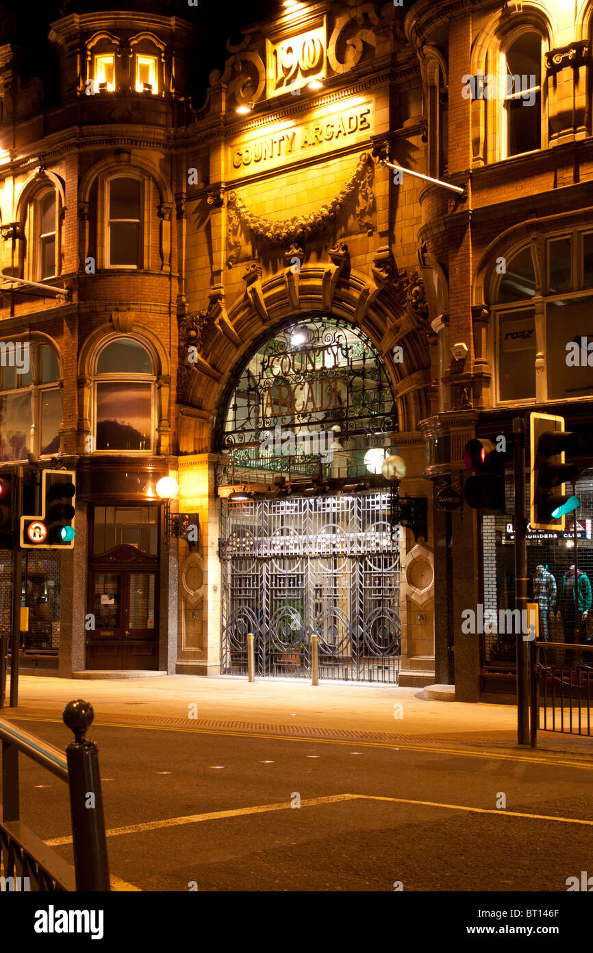 Leeds arcade hi-res stock photography and images - Alamy