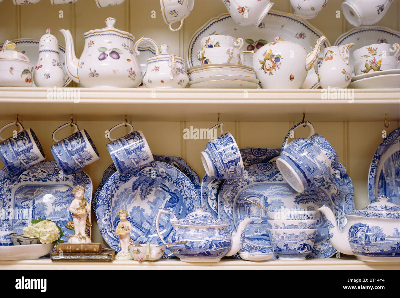 Teapot collections hi-res stock photography and images - Alamy