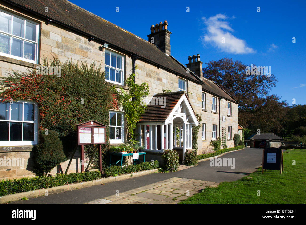 National park centre at danby hi-res stock photography and images - Alamy