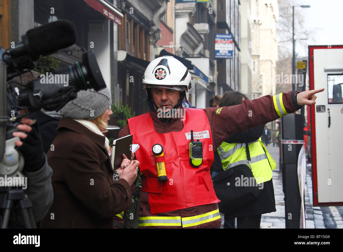 Press officer briefing media at Shoreditch fire in london Stock Photo ...