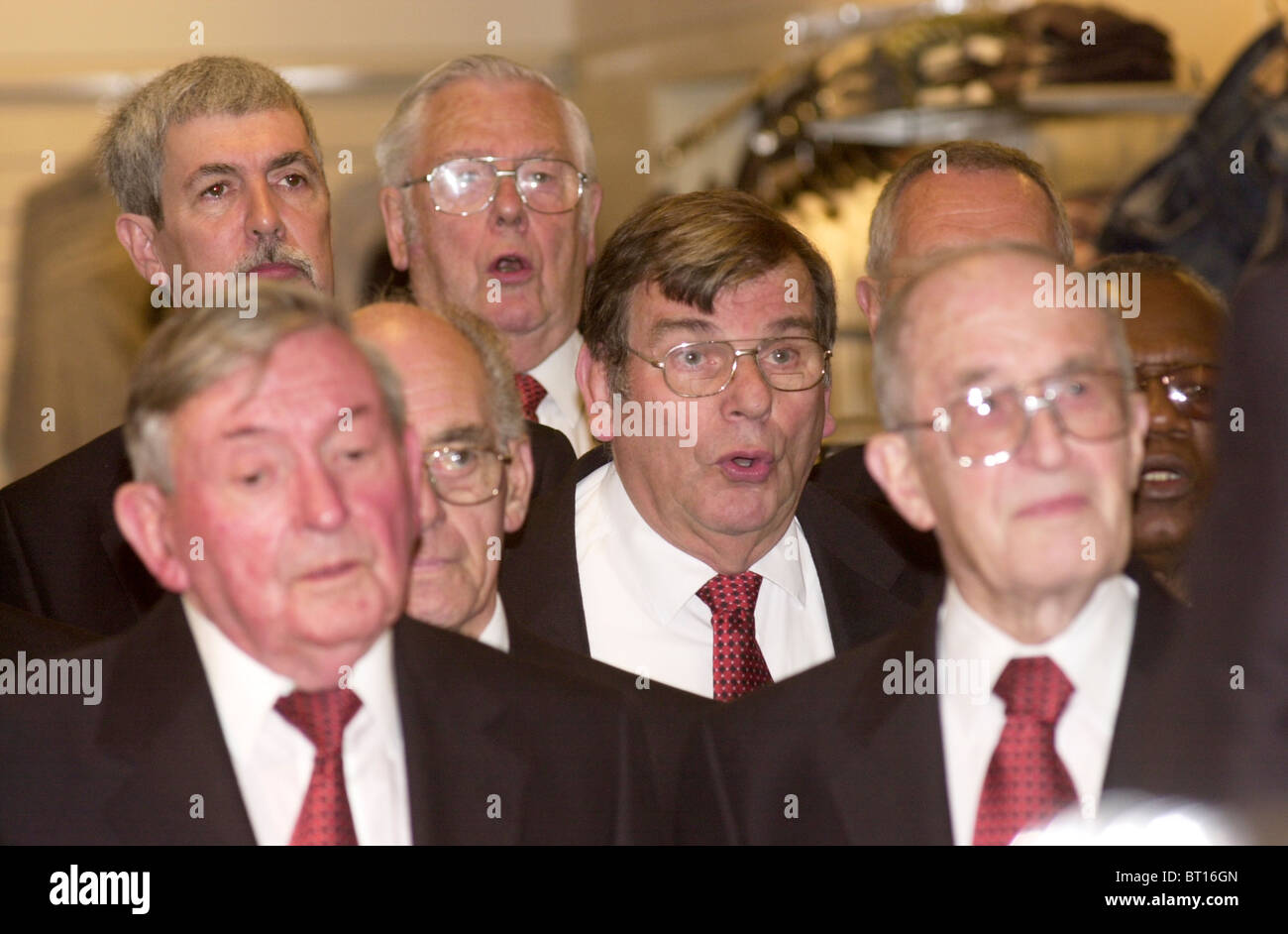 Male voice choir hi-res stock photography and images - Alamy