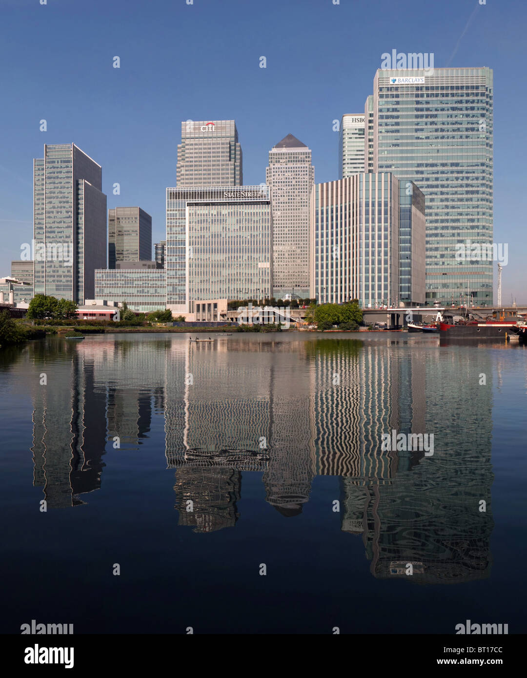 Cheque center hi-res stock photography and images - Alamy