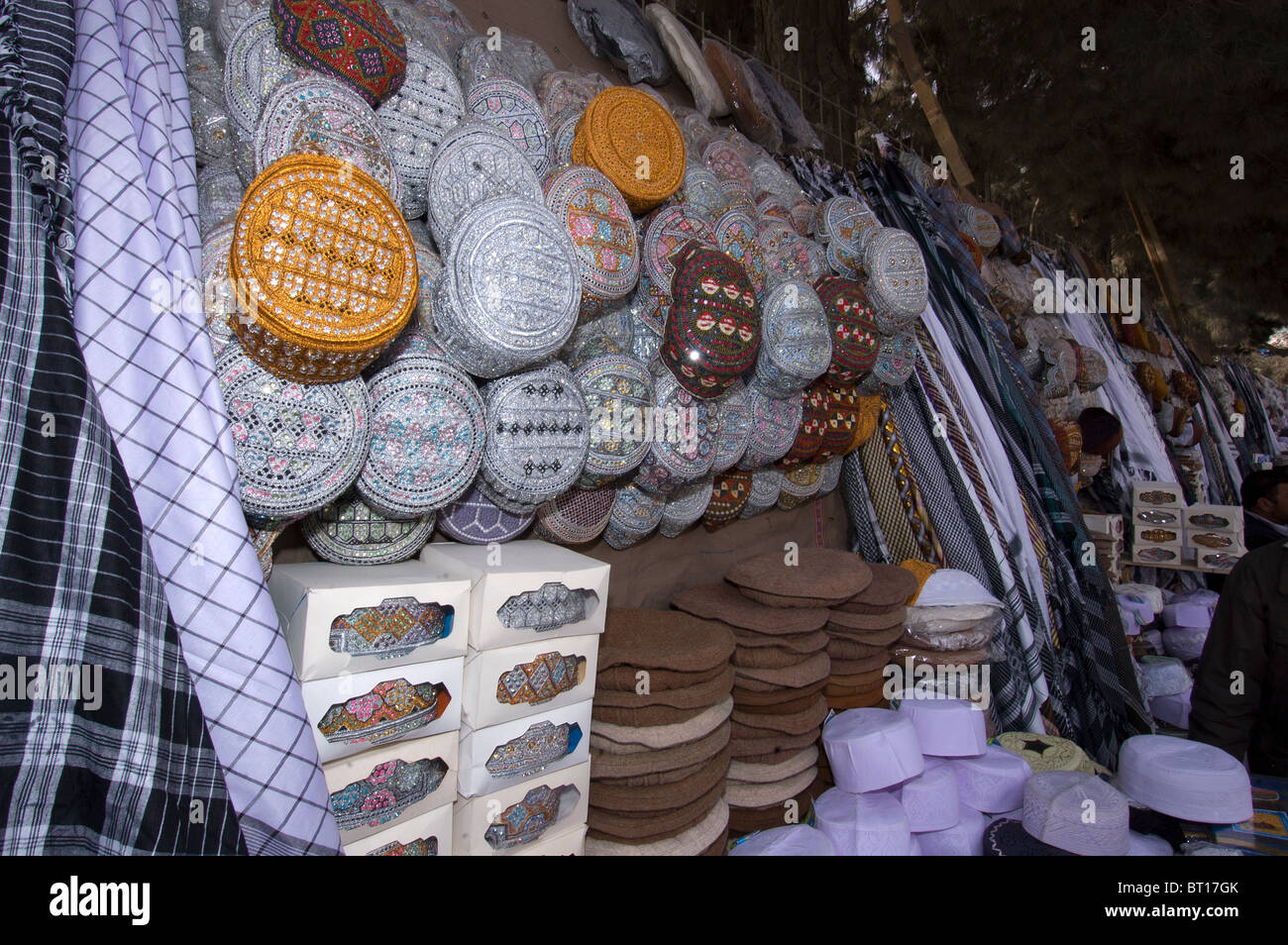 Sindhi cap hi-res stock photography and images - Alamy