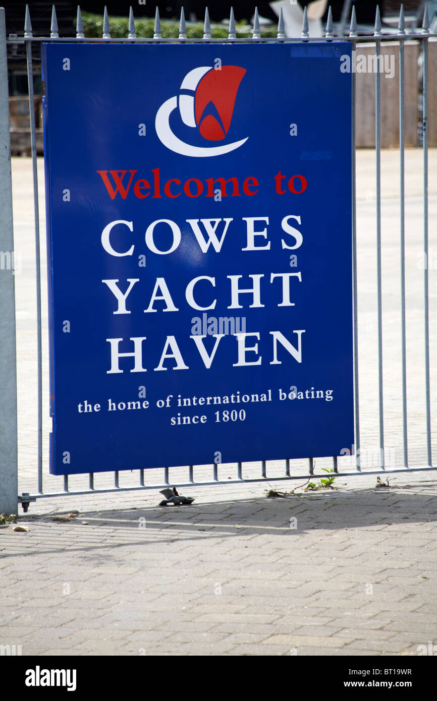 Welcome to cowes hi-res stock photography and images - Alamy
