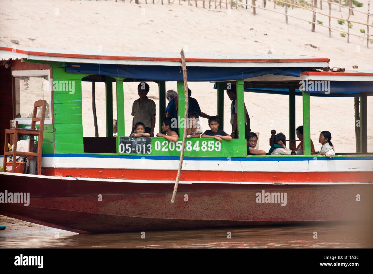 Mekong river boat people hi-res stock photography and images - Alamy