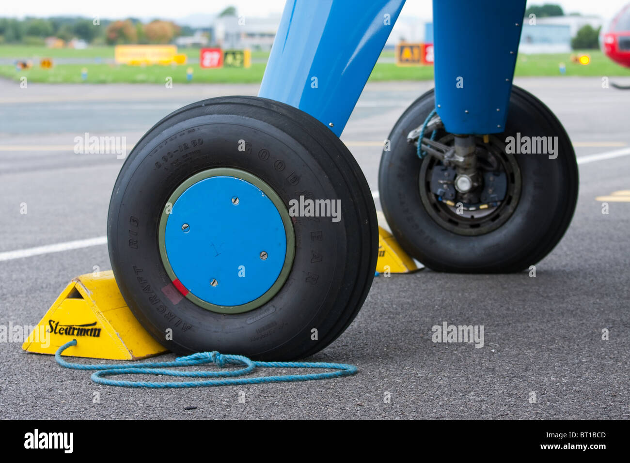 Wheel Chocks Plane High Resolution Stock Photography and Images - Alamy