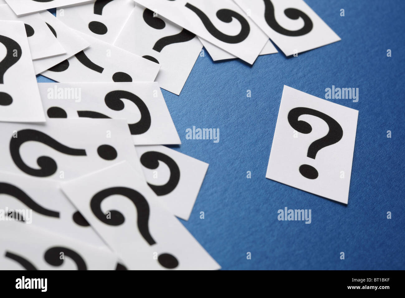 Q question mark hi-res stock photography and images - Alamy
