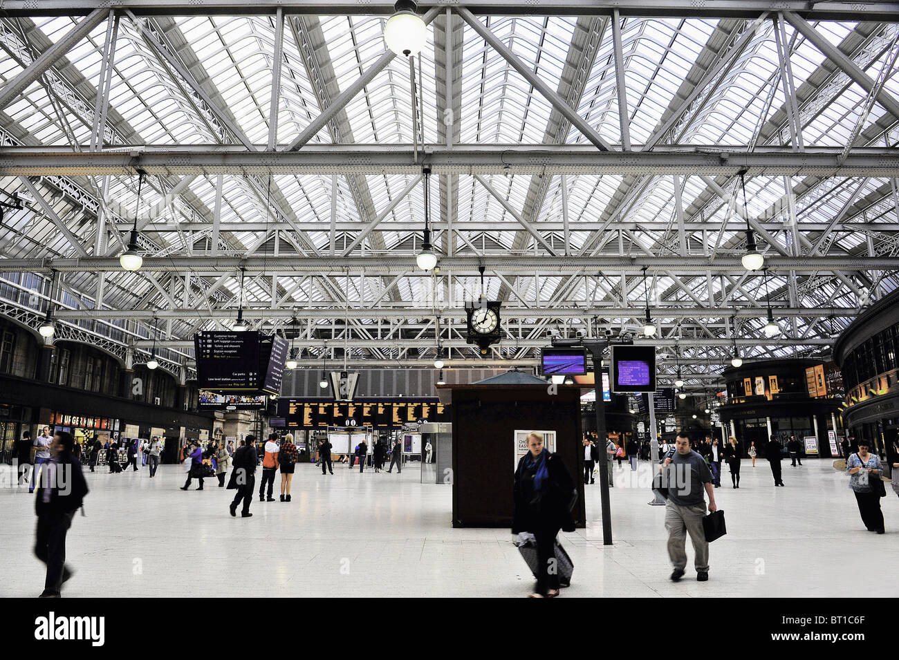 Railway station in Uk Stock Photo - Alamy