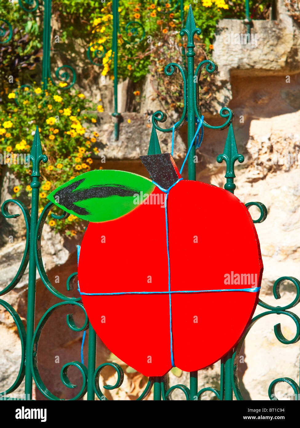 Hand made gate hi-res stock photography and images - Alamy