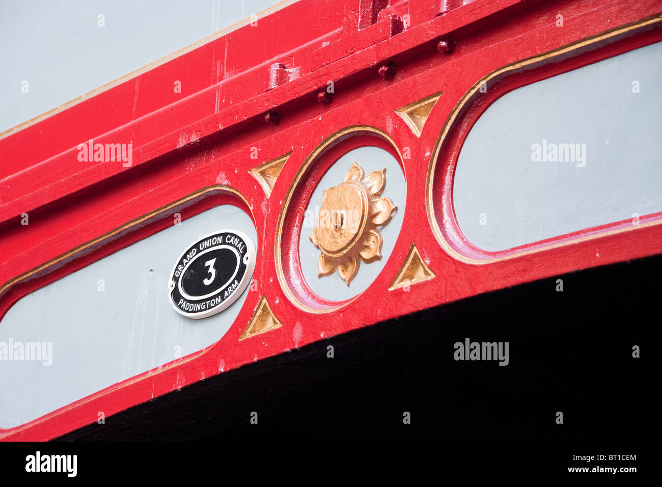 Bridge No. 3 where The Harrow Road crosses The Grand Union Canal ...