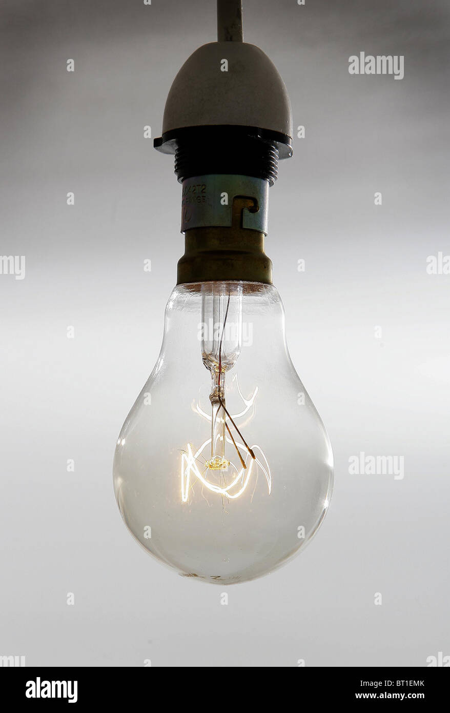 Light bulb picture hi-res stock photography and images - Alamy