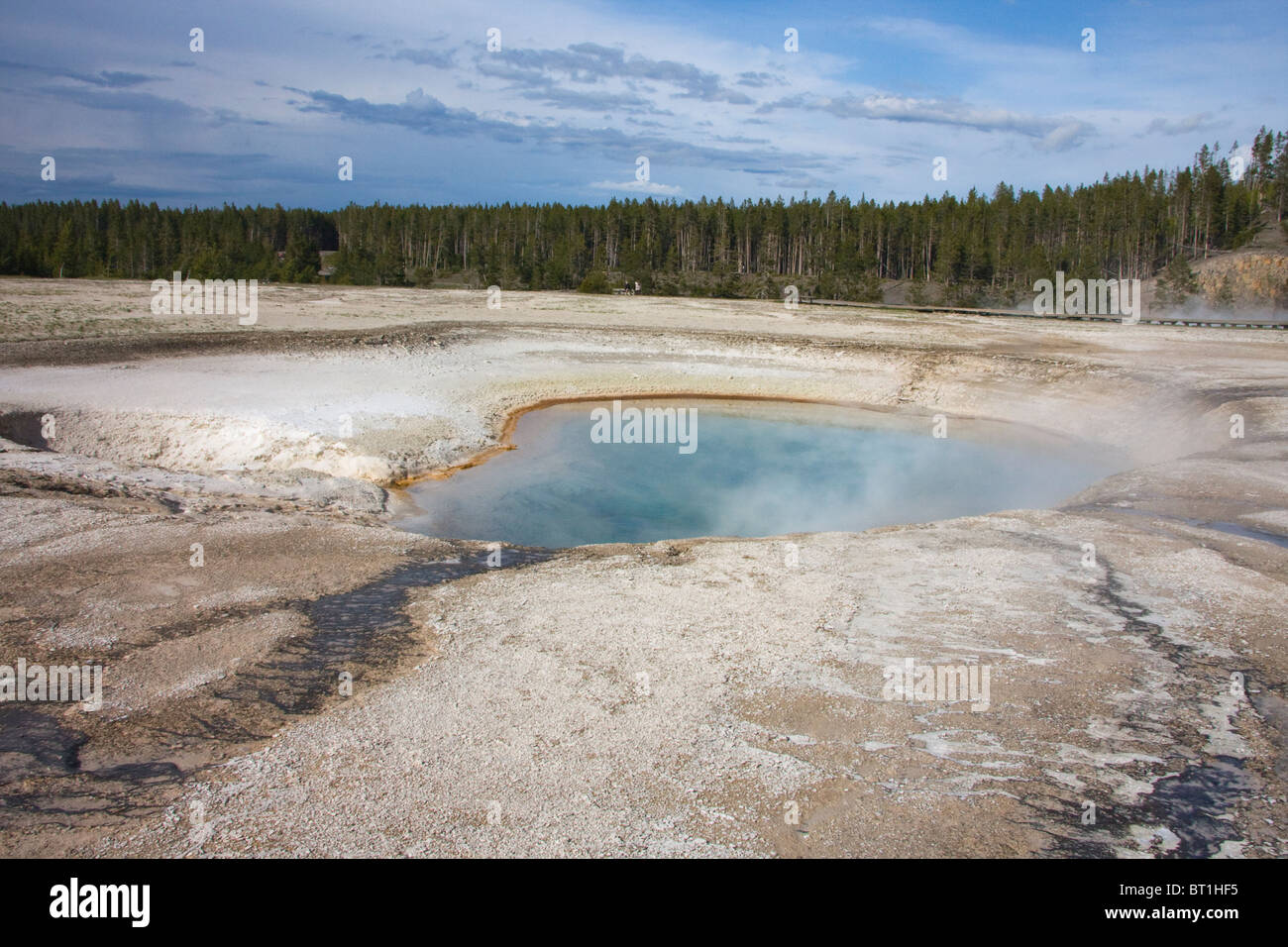 Blue pool yellowstone hi-res stock photography and images - Alamy