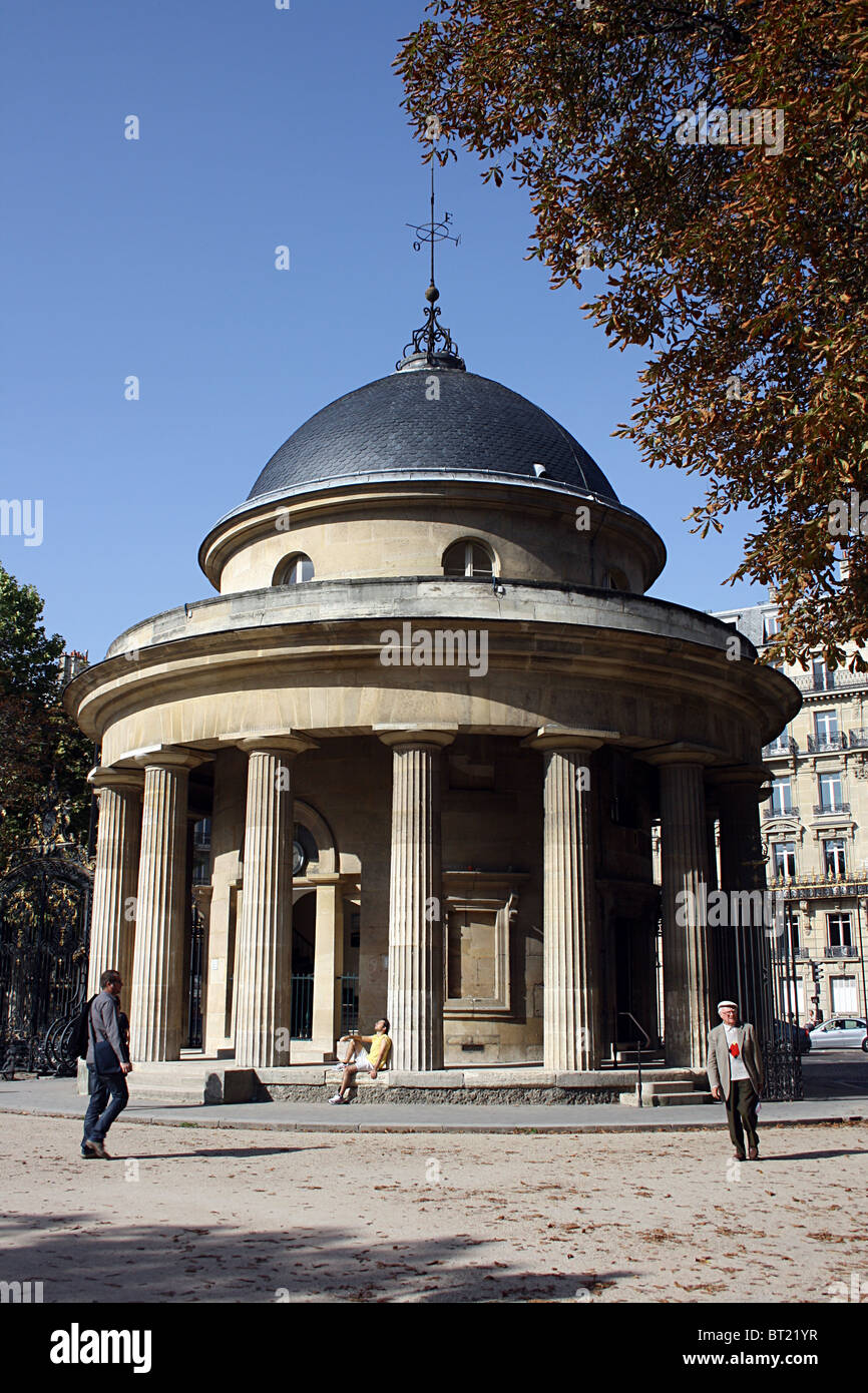 Paris, Park Monceau, The Rotunda Stock Photo - Alamy