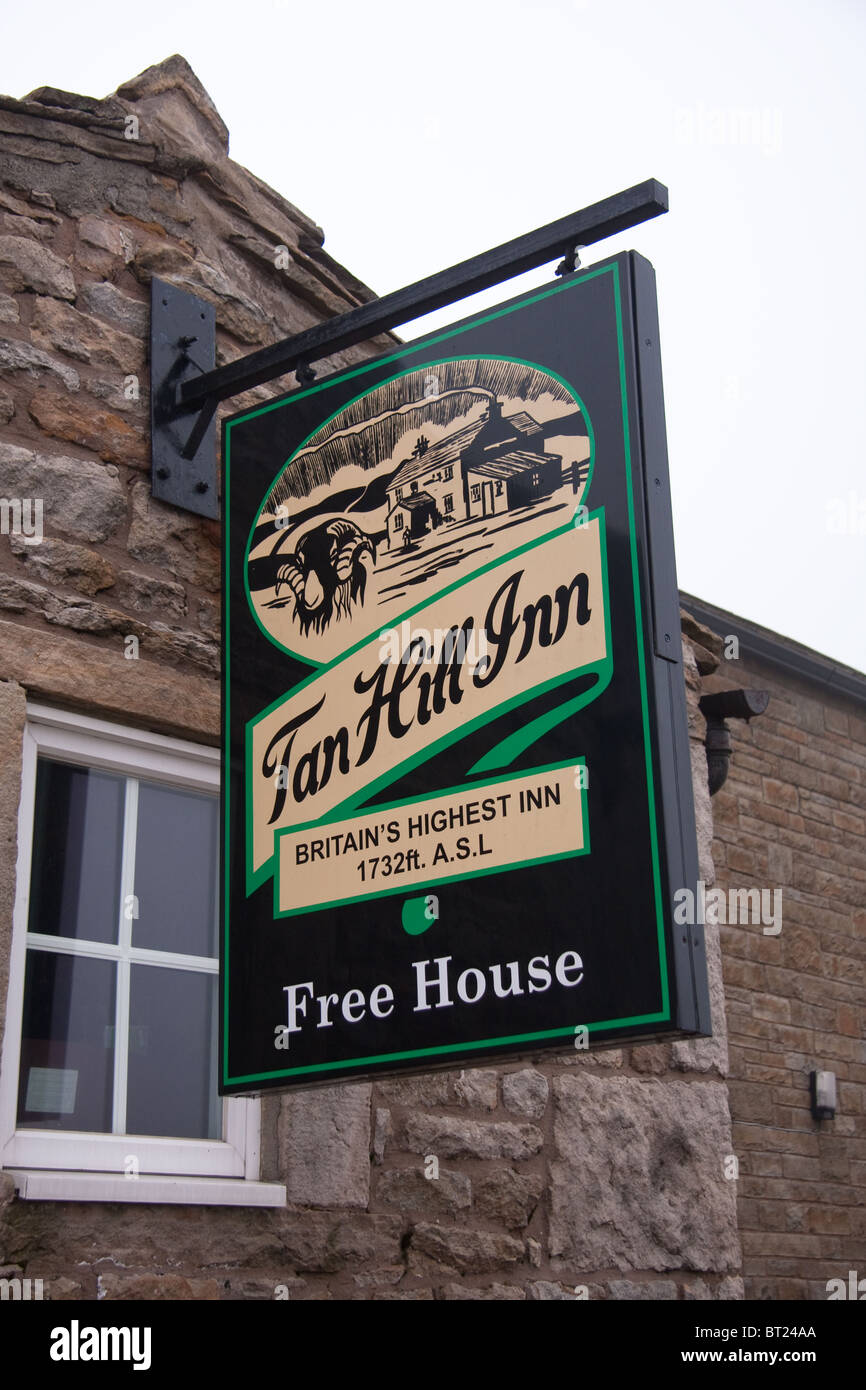 Tan hill inn north yorkshire hi-res stock photography and images - Alamy