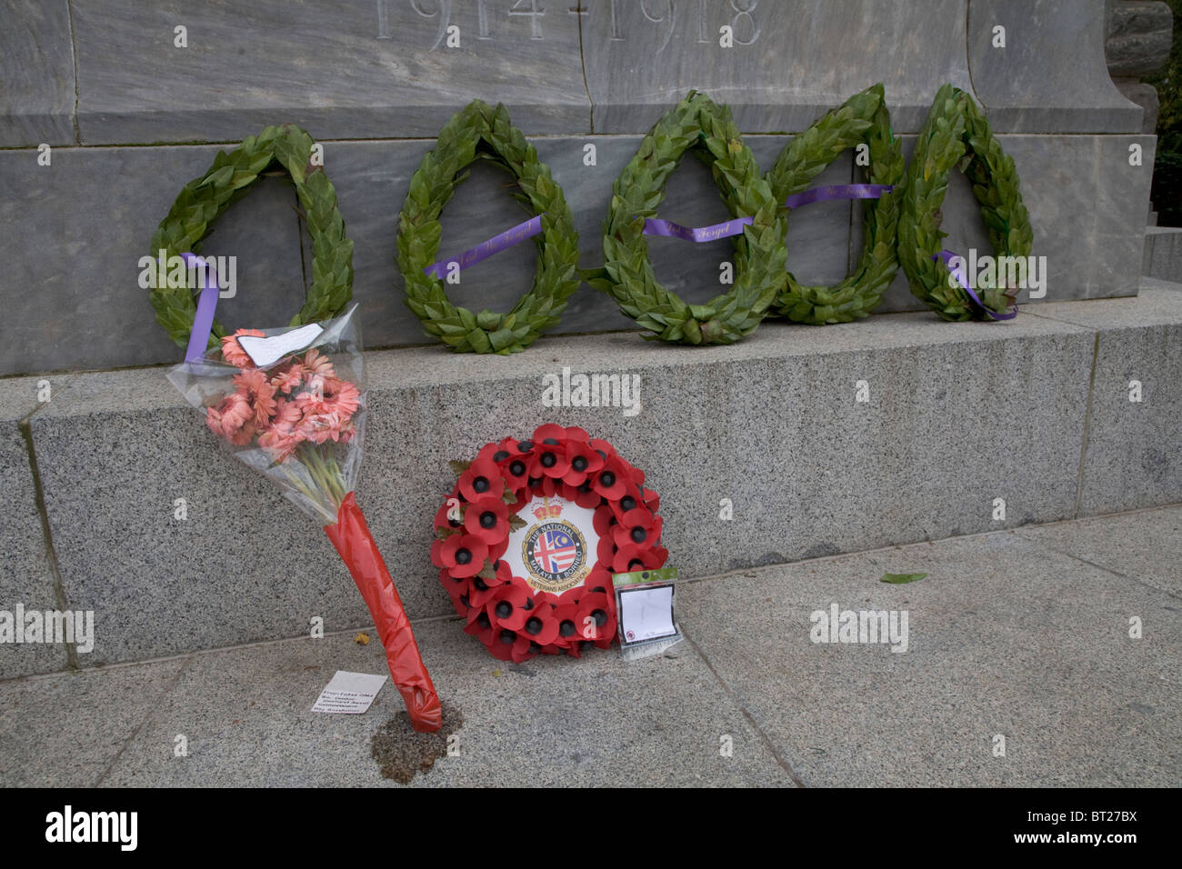 Cenotaph with poppies and laurels at Soldiers memorial in Adelaide ...