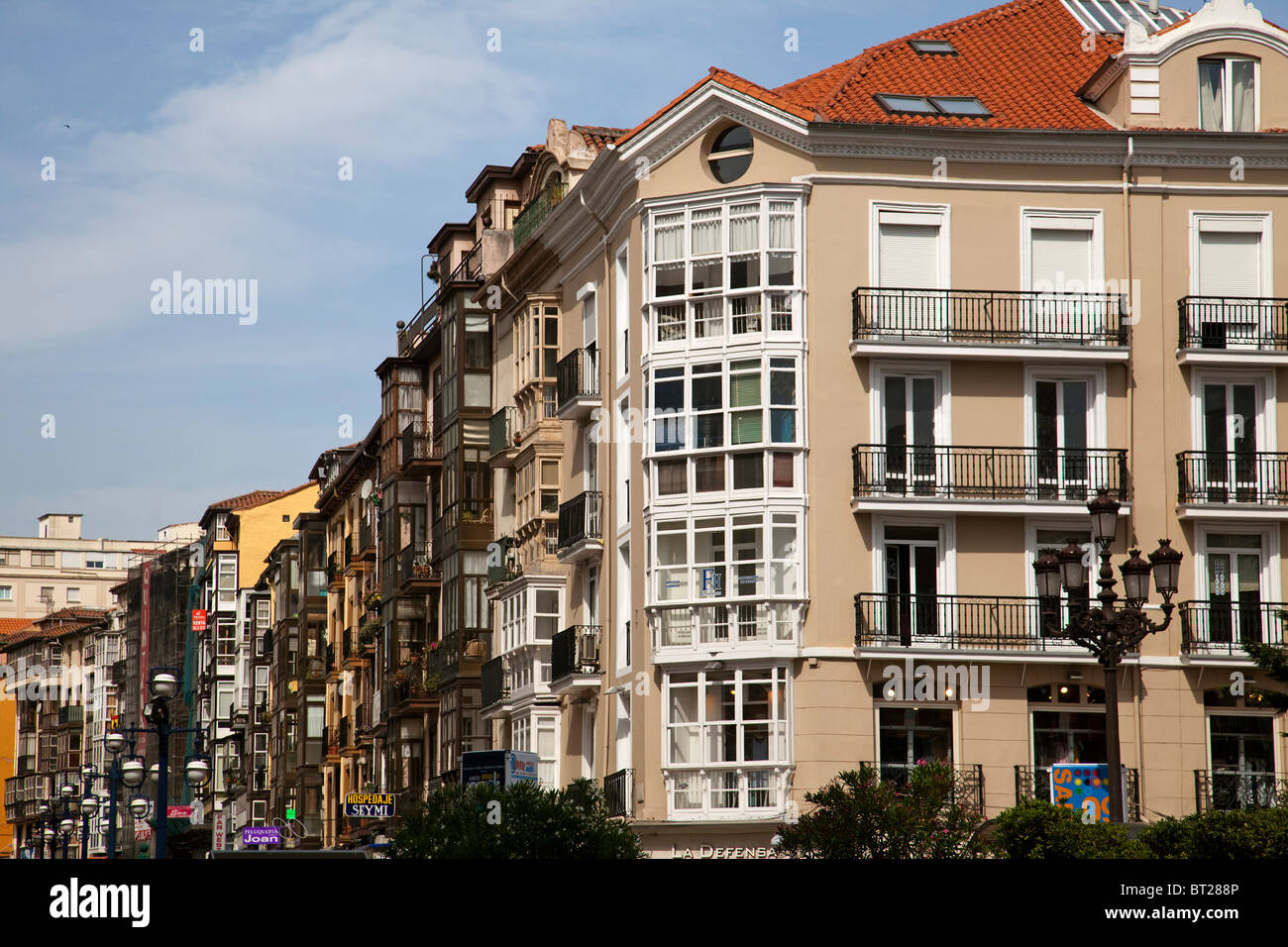 Edificios históricos en el centro de Santander Cantabria España ...