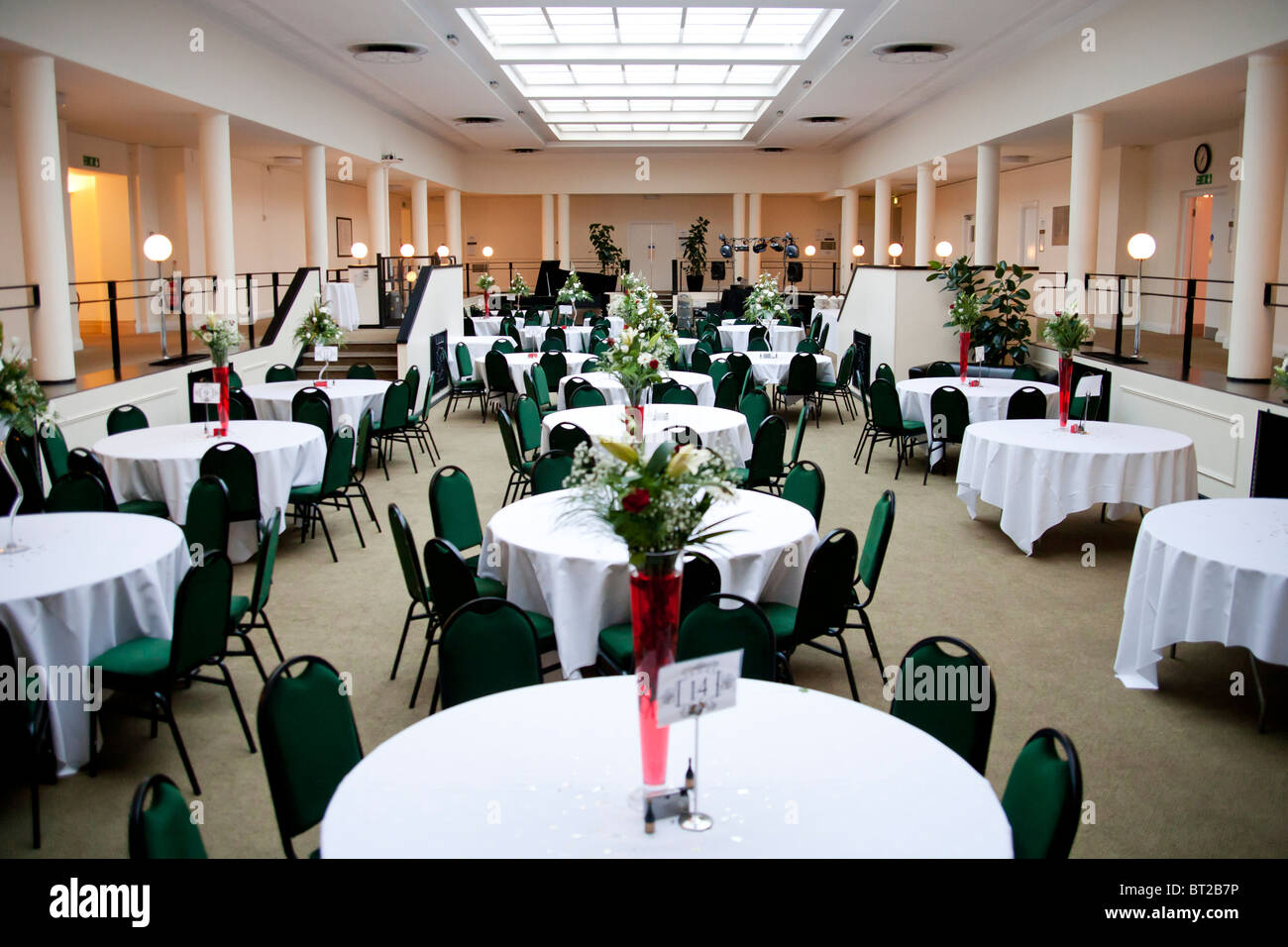 Roof centerpiece hi-res stock photography and images - Alamy