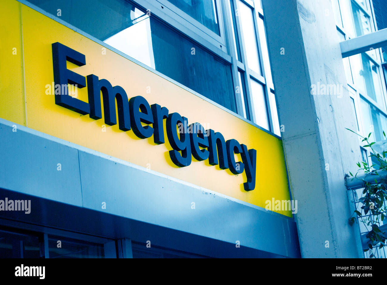 Emergency ward hi-res stock photography and images - Alamy