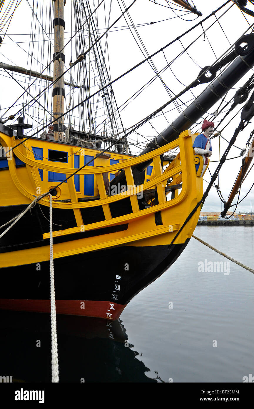 Old galleon hi-res stock photography and images - Alamy