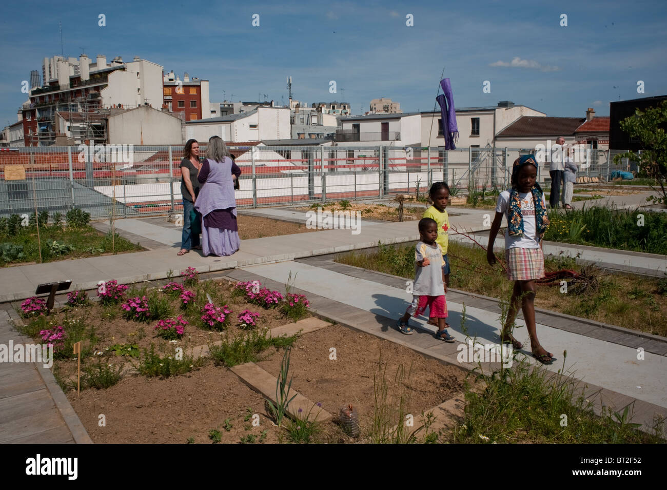 Low income public housing gardens hi-res stock photography and images ...