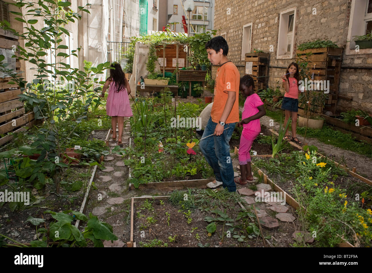 Low income public housing gardens hi-res stock photography and images ...