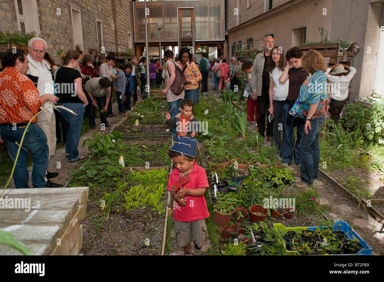 Low income public housing gardens hi-res stock photography and images ...