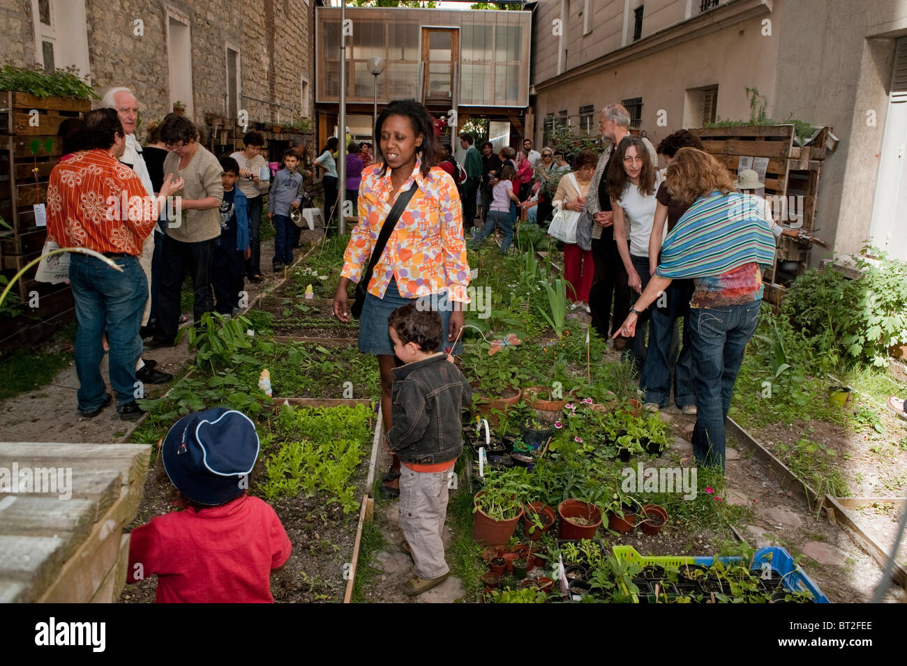 Paris, France, diverse crowd of people, Public Visiting Community ...
