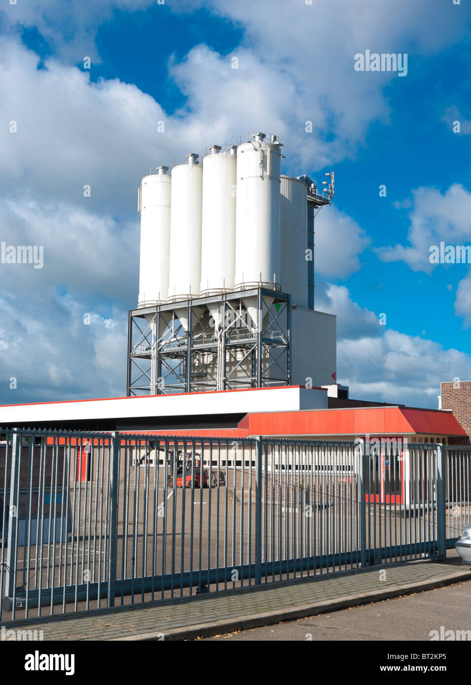 Factory silos plant silo hi-res stock photography and images - Alamy