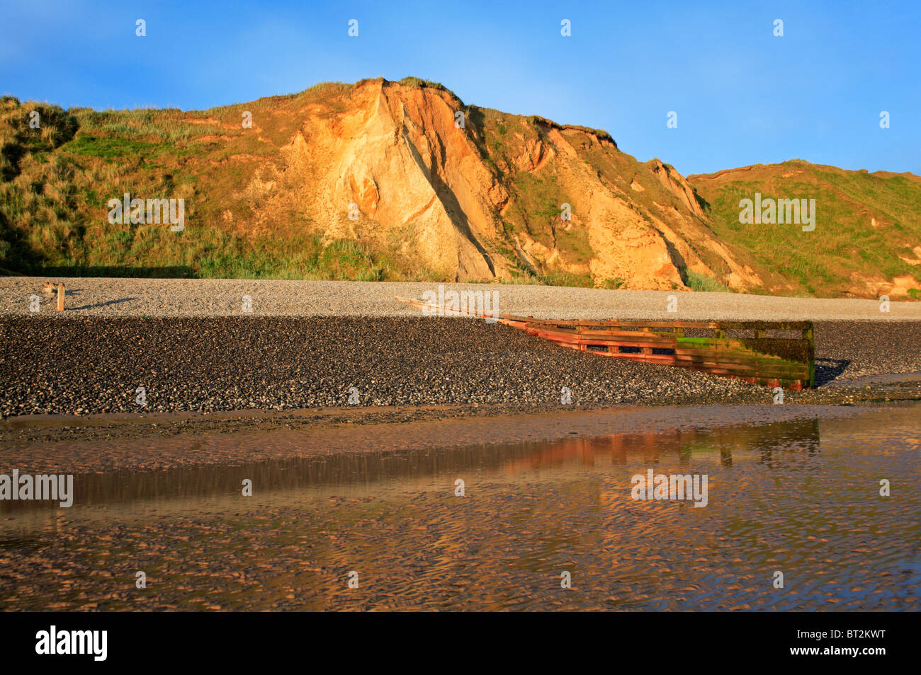 Coastal cliffs sheringham hi-res stock photography and images - Alamy
