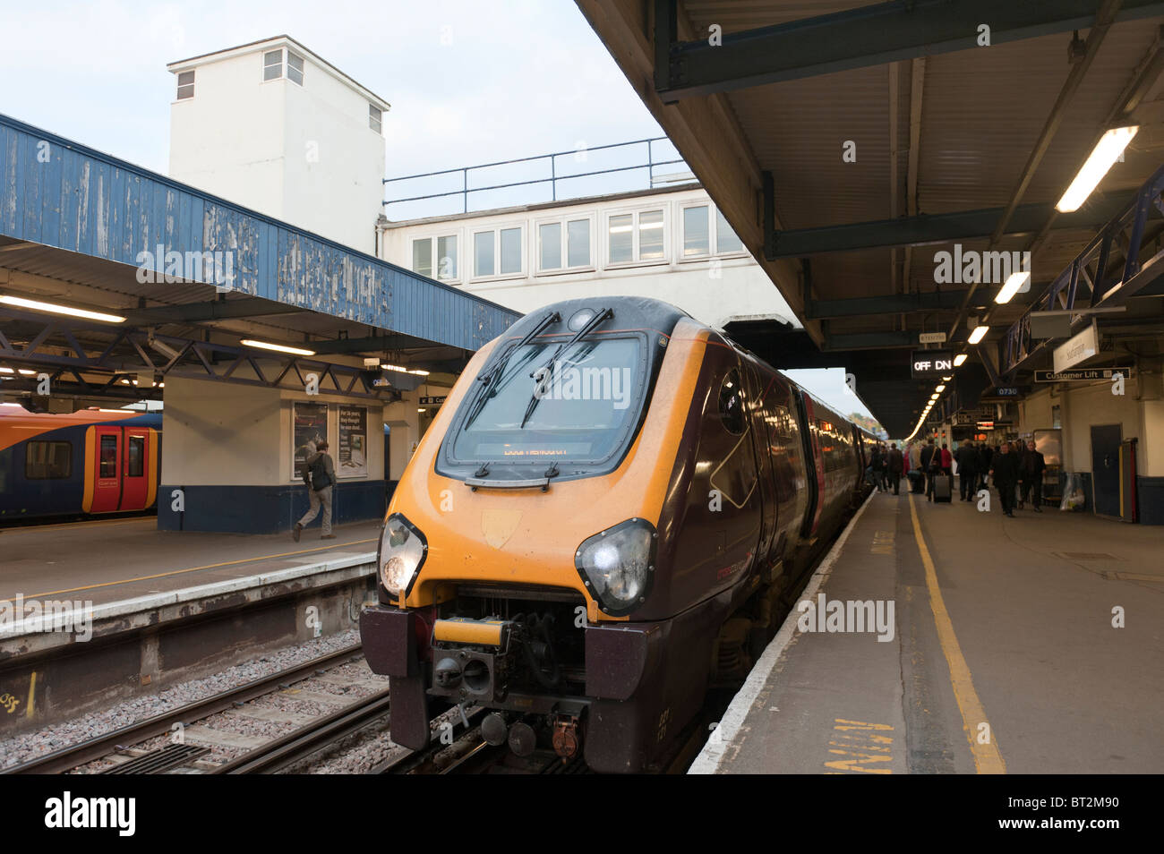 Cross Country train at Southampton station Stock Photo - Alamy