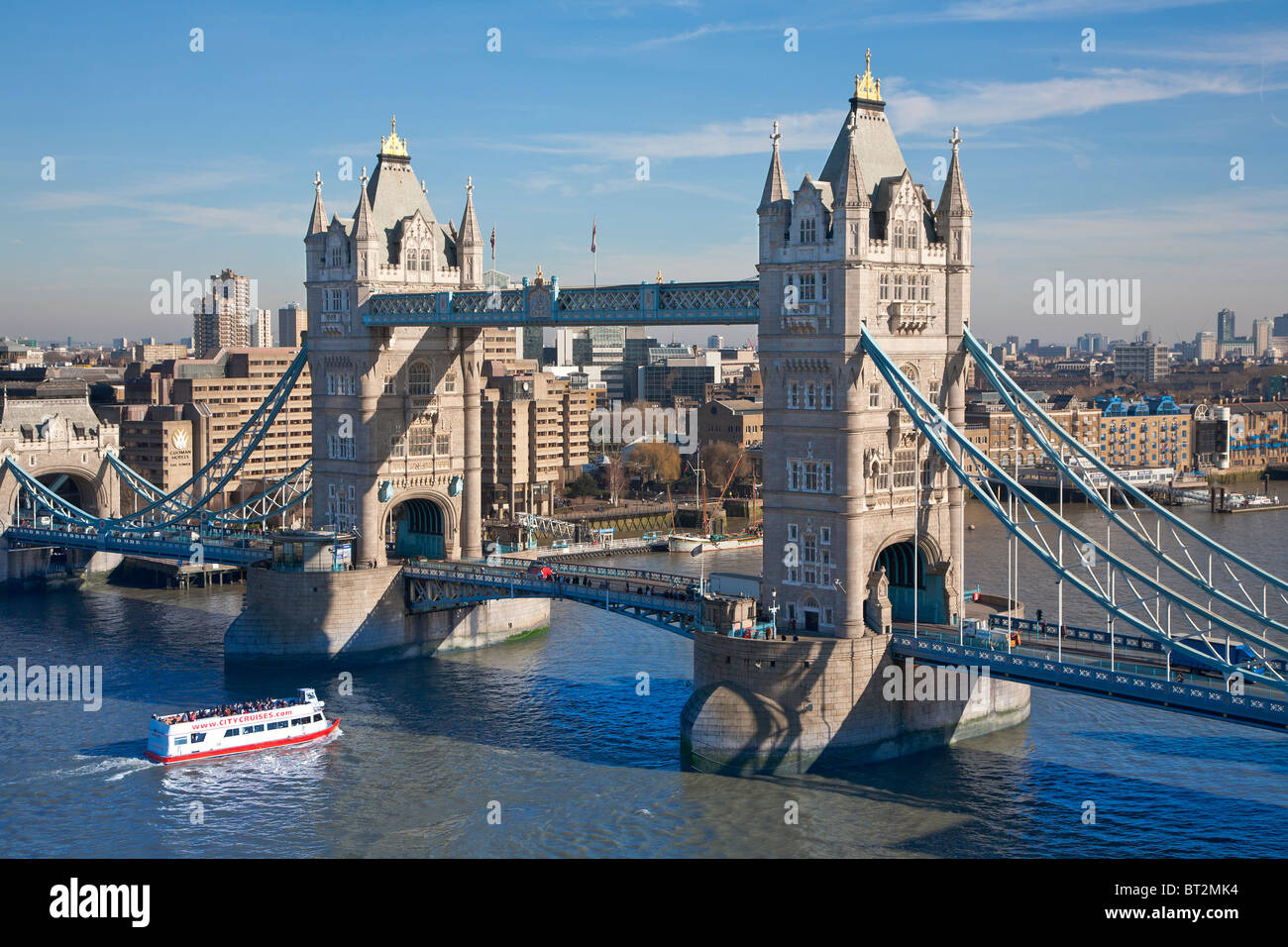 Tower bridge london hi-res stock photography and images - Alamy