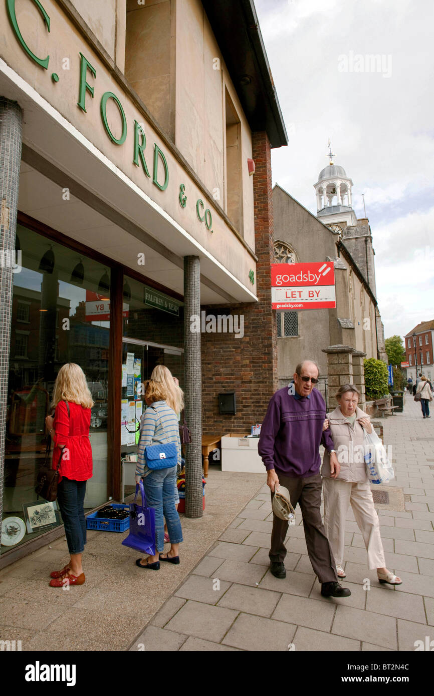 Lymington high street shops in hi-res stock photography and images - Alamy