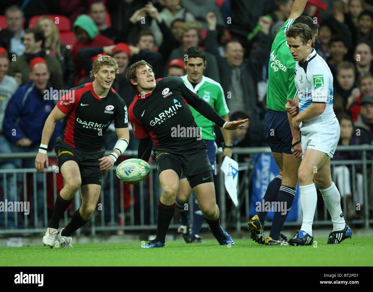 Alex goode of saracens hi-res stock photography and images - Alamy