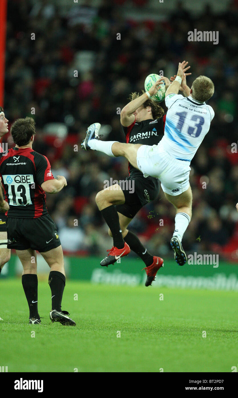 Chris Wyles of Saracens and Luke Fitzgerald (13) of Leinster battle for ...