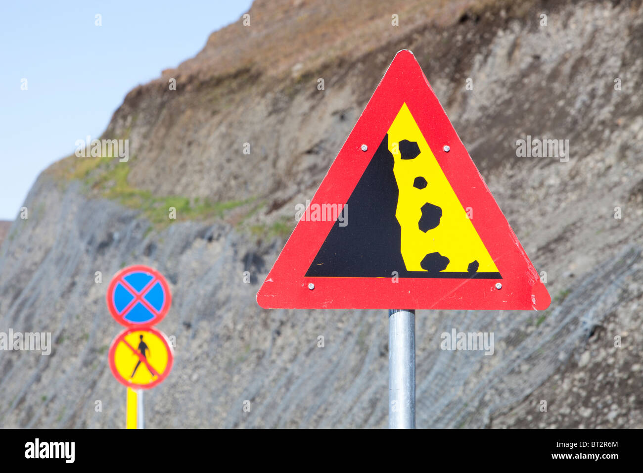 A rockfall warning sign on a road in Iceland Stock Photo - Alamy