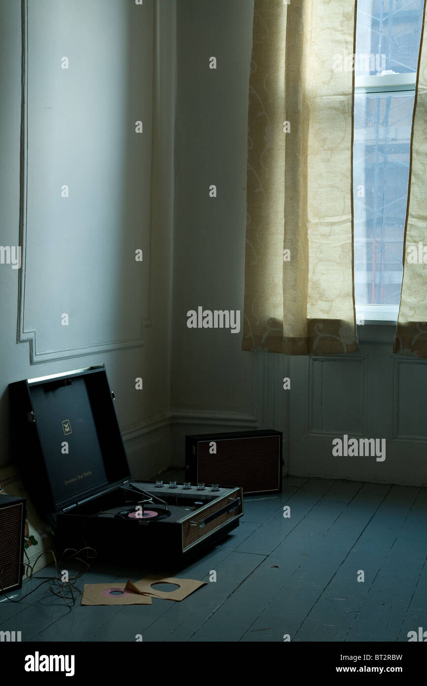 record player in empty room Stock Photo - Alamy