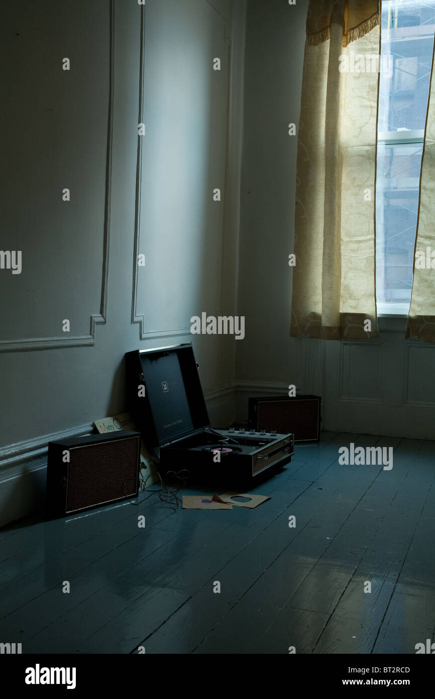 record player in empty room Stock Photo - Alamy