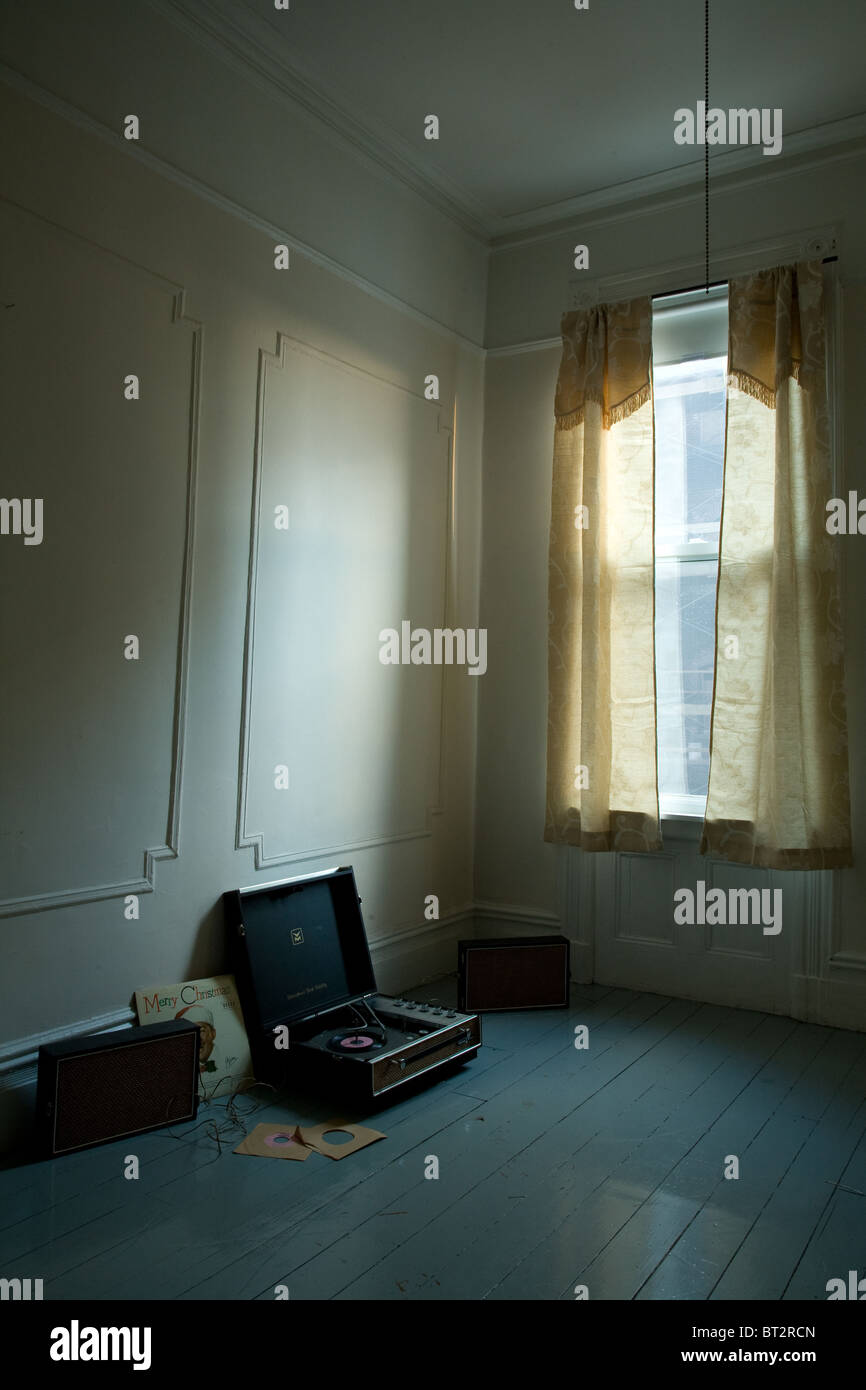 record player in empty room Stock Photo - Alamy