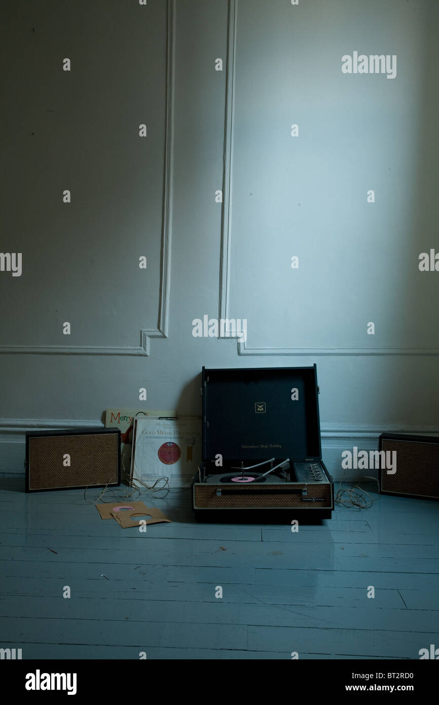 record player in empty room Stock Photo - Alamy