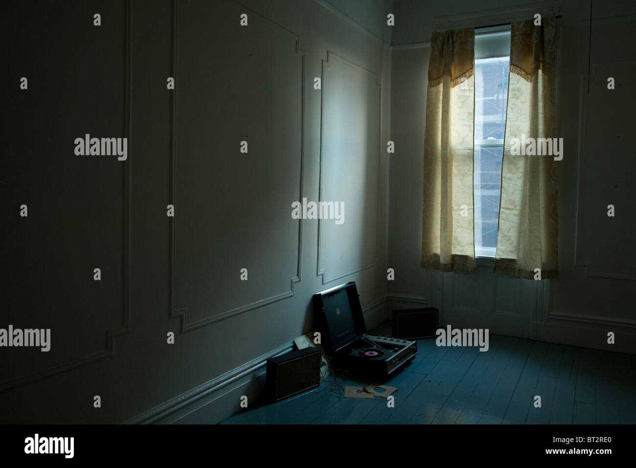 record player in empty room Stock Photo - Alamy
