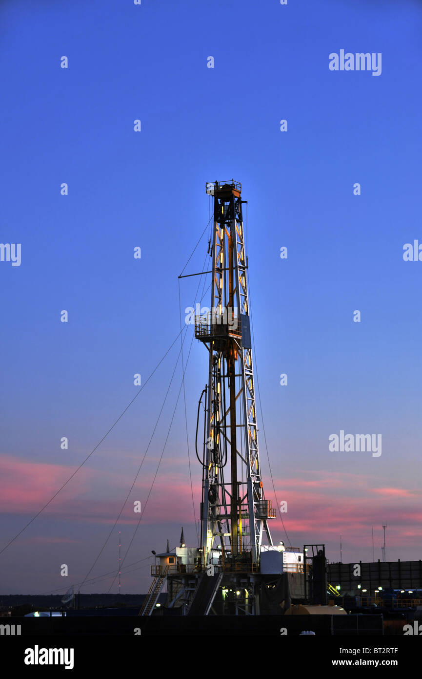 Texas Oil Well Stock Photo - Alamy