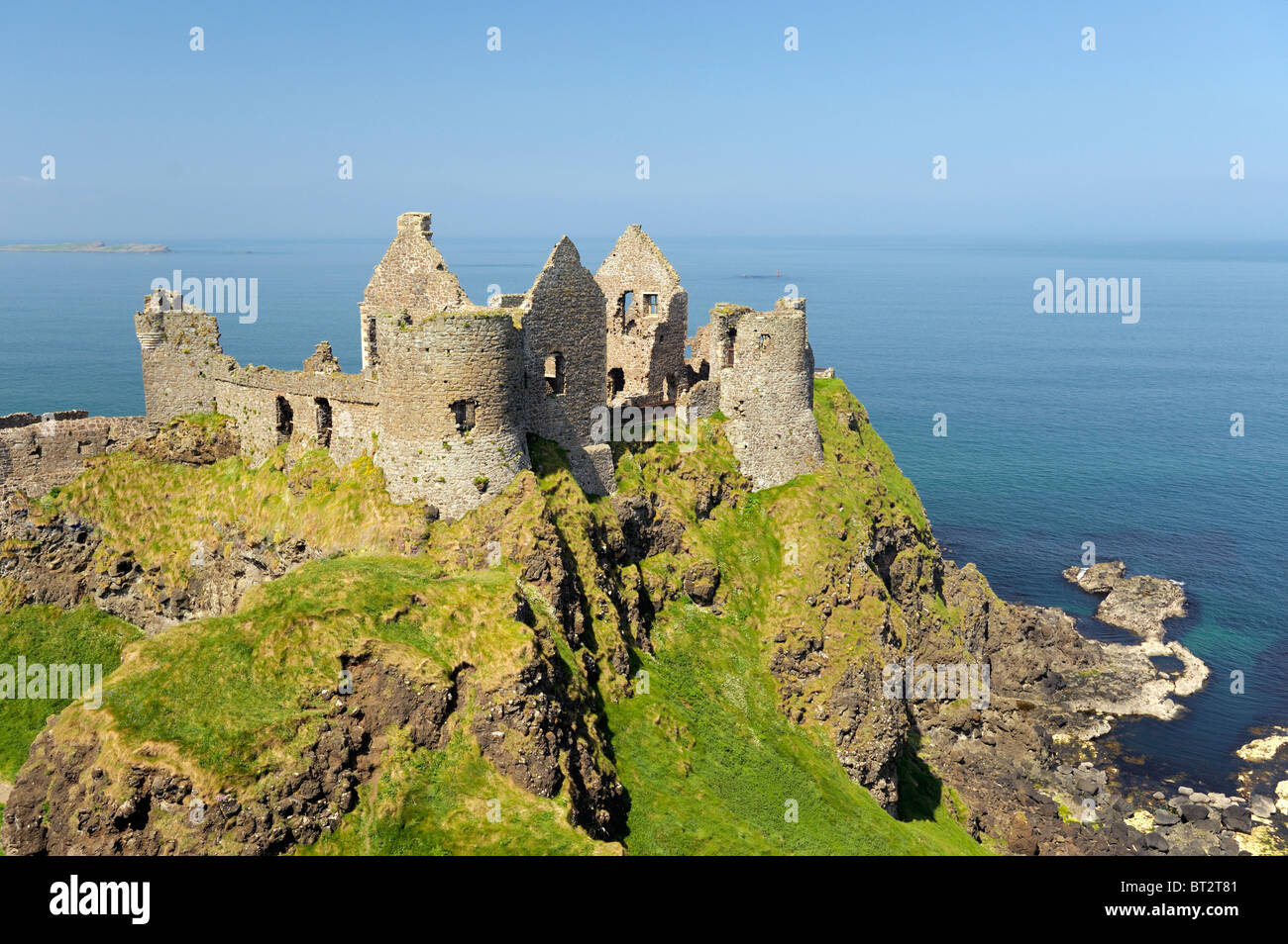 Dunluce Castle, mediaeval ruin between Portrush and Bushmills on North ...