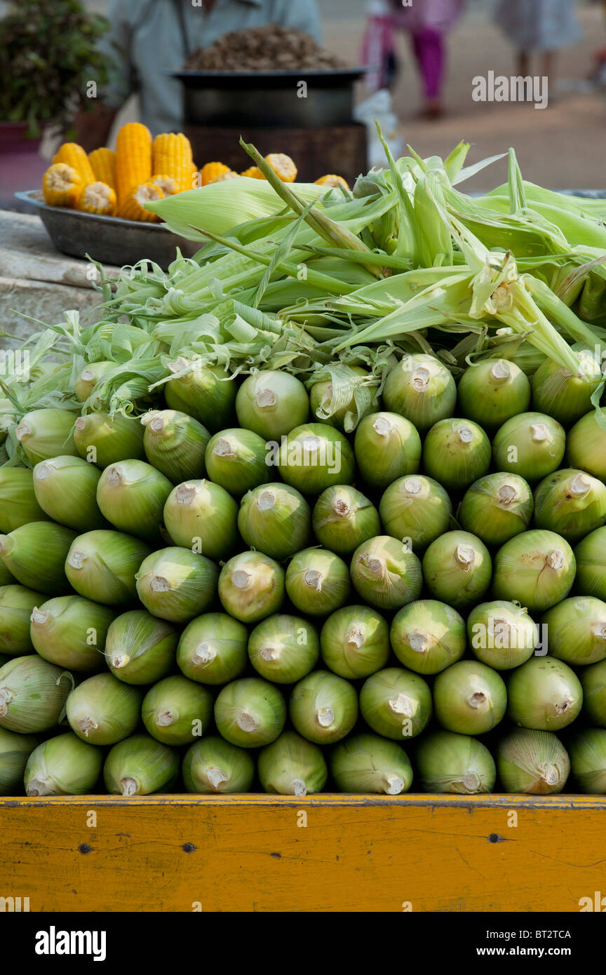 India street food cart hi-res stock photography and images - Alamy
