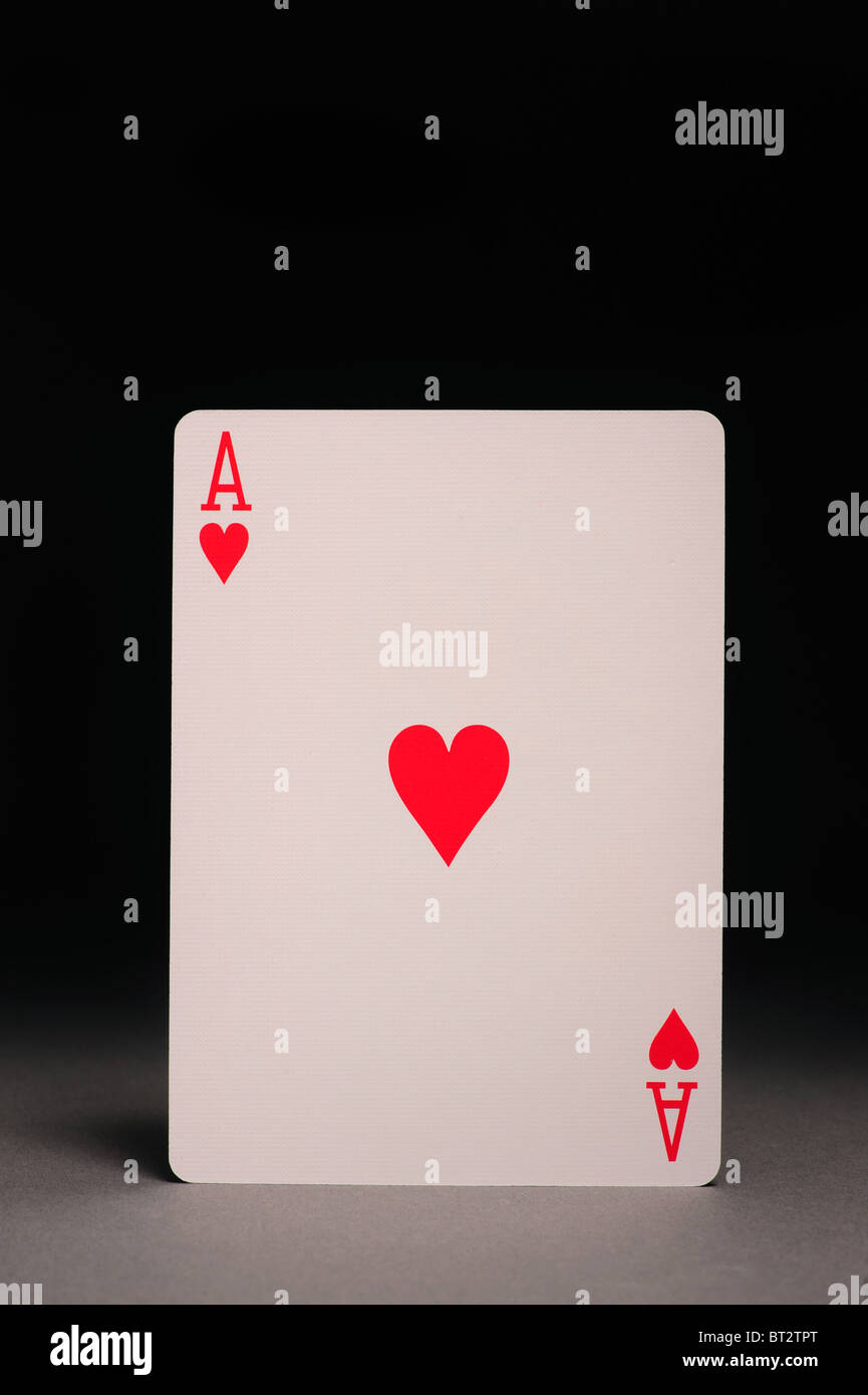 Hearts cards hi-res stock photography and images - Alamy