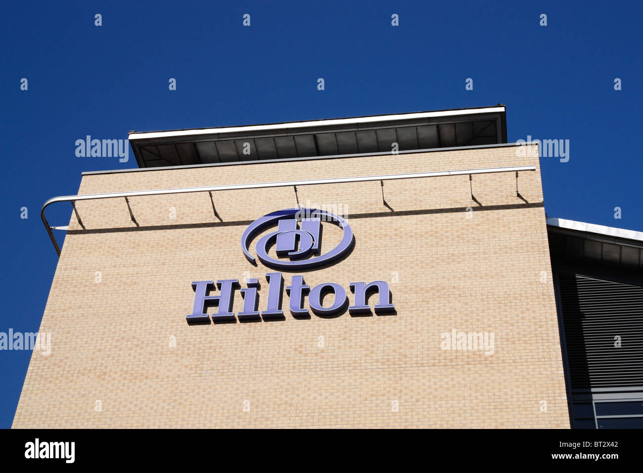Hilton Newcastle Gateshead hotel overlooking river Tyne Stock Photo - Alamy