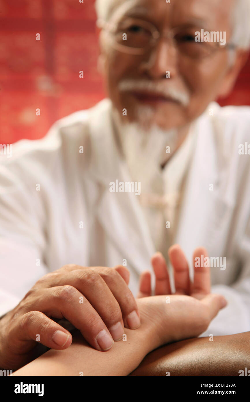 Traditional herbalist hi-res stock photography and images - Alamy