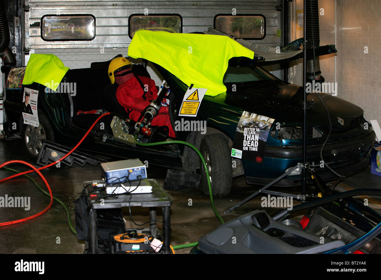 Car crash demonstration hi-res stock photography and images - Alamy