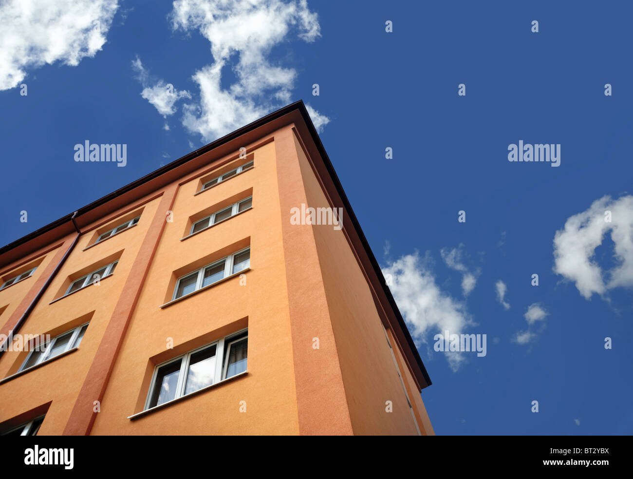 Beige coloured buildings hi-res stock photography and images - Alamy
