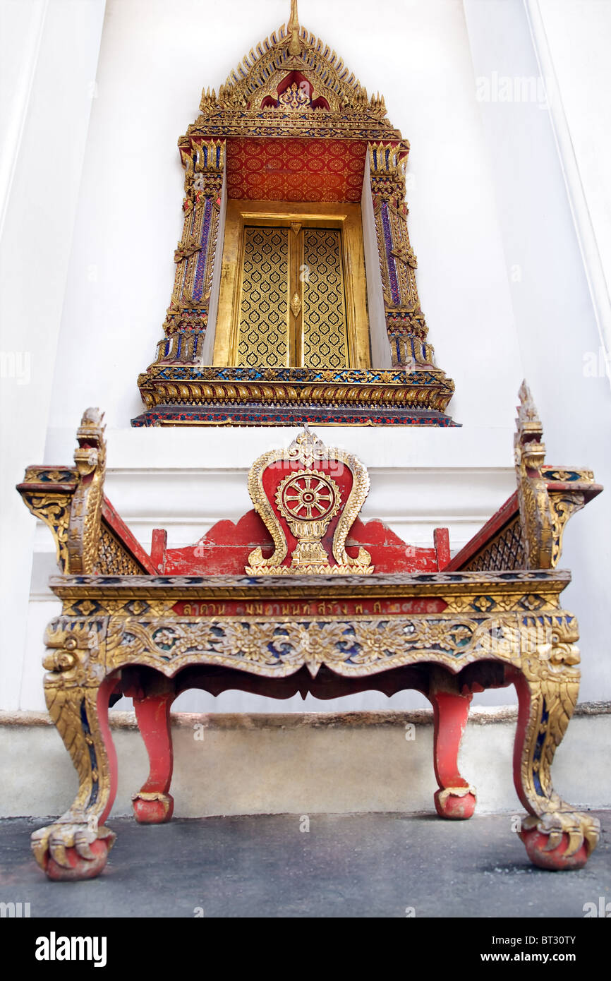 King throne hi-res stock photography and images - Alamy